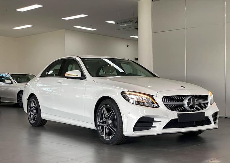4 Điều Phải Biết Về MERCEDES C 180 AMG